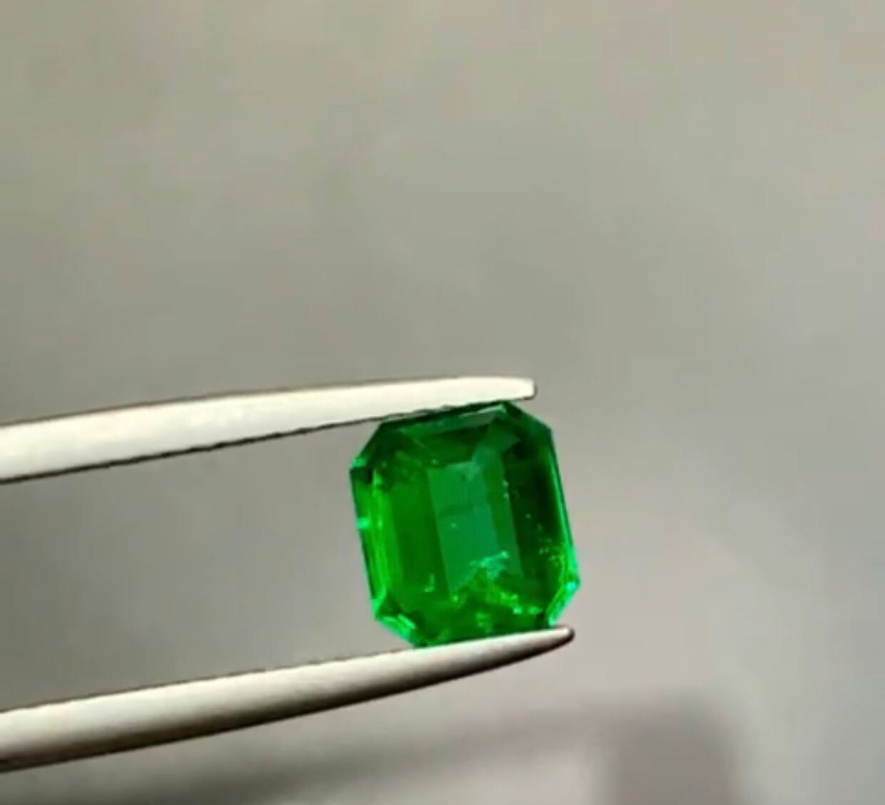 Buy Loose Emerald Stones- Facet Rough Emeralds | Raw Emeralds online ...