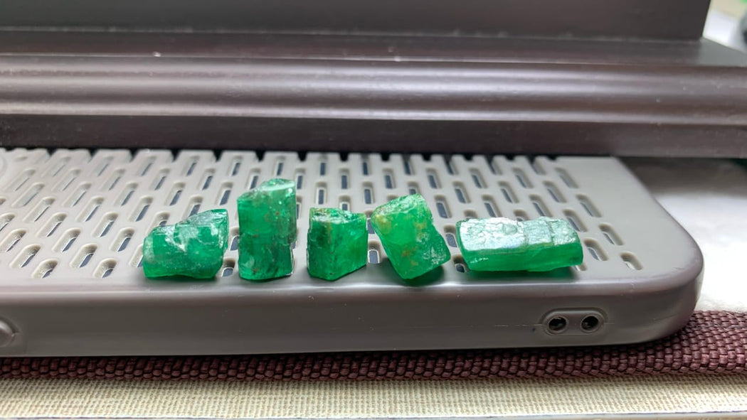Raw Emerald Gemstones | Rough Emerald Stones – Natural Emeralds